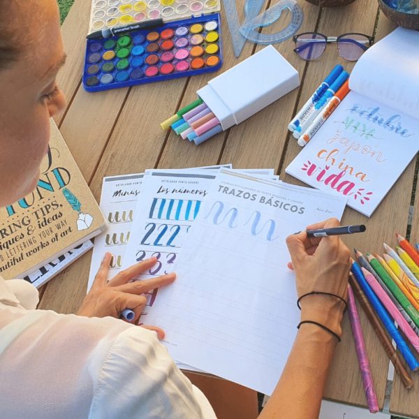 Lettering para niños y niñas - Academia Lettering